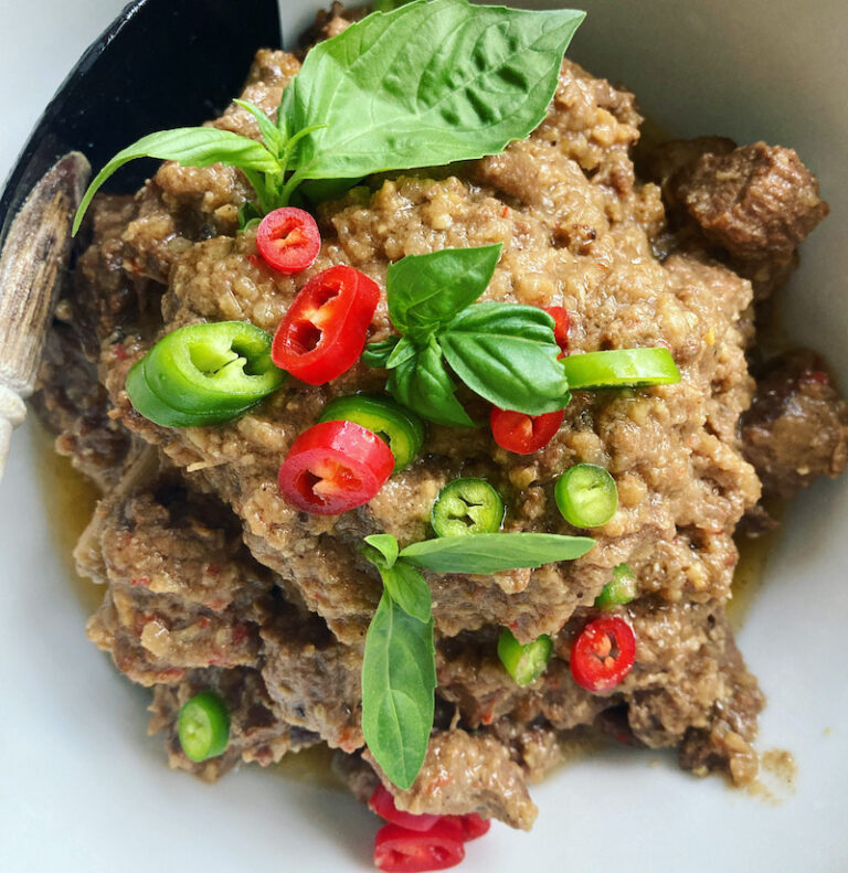 Vlees met boemboe roedjak | PisangSusu.com