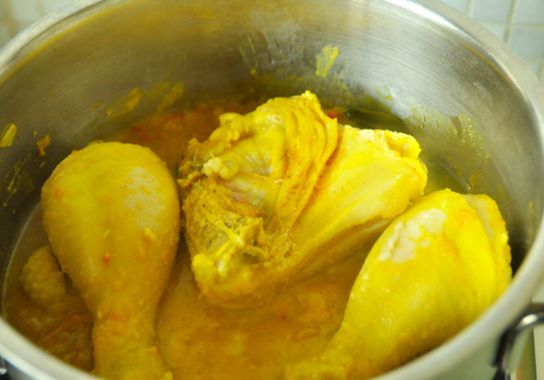 Kalio with Chicken (Kalio with Ayam - Padang) - Authentic Recipe
