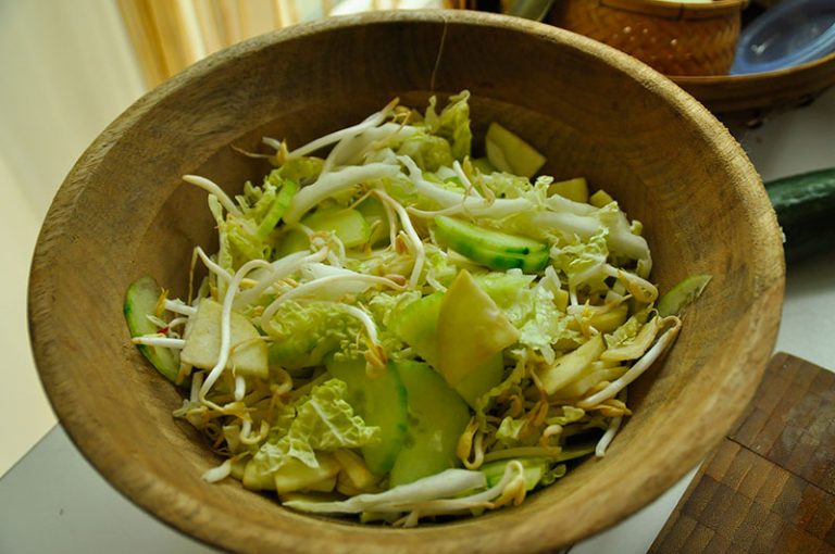 Oelang-Oelang (Ambon) - Licht Pittige Indische Salade - PisangSusu.com
